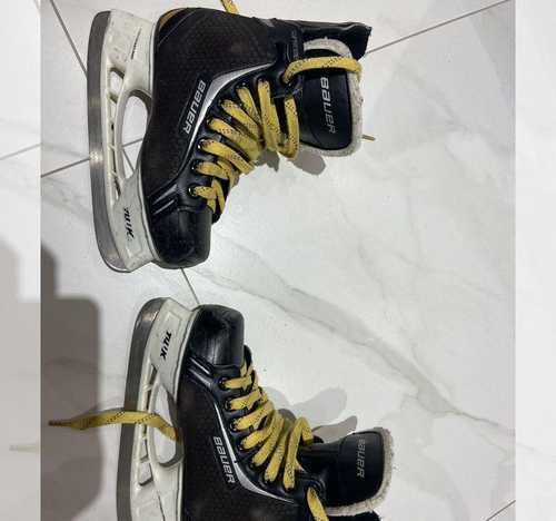 Продам детские хоккейные коньки bauer supreme pro