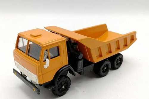 Модель авто Камаз KAMAZ 5511 Самосвал 1/43