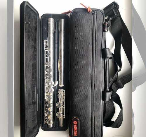 Флейта Yamaha YFL-221 с боксом и чехлом
