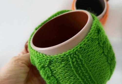 Чашка керамическая с вязаной грелкой