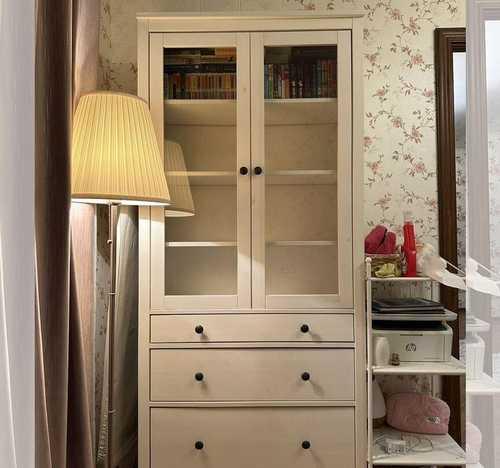 Шкаф витрина IKEA Hemnes