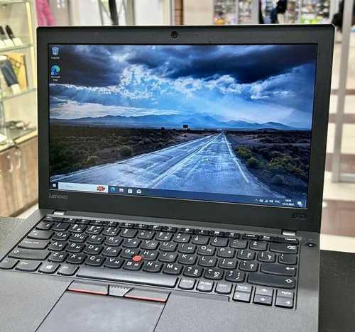 12.5" Компактный ноутбук Lenovo ThinkPad AMD A10-8730B / 8 Гб / SSD