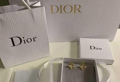 Серьги пчёлы Dior со звёздами