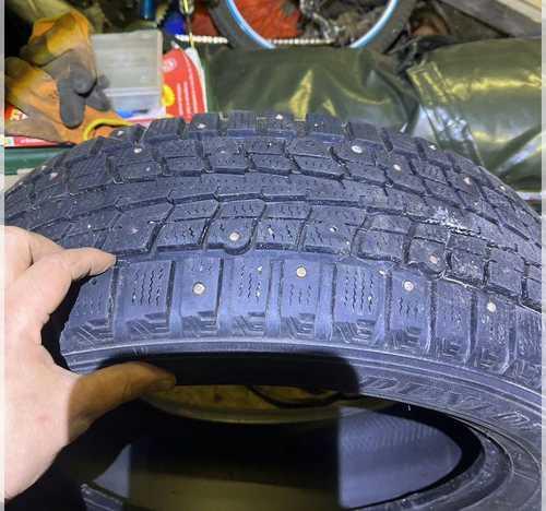 Dunlop SP Winter Ice 01 215/60 R17 96T