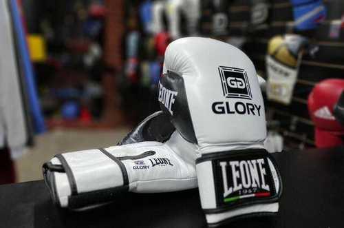 Боксерские перчатки leone glory
