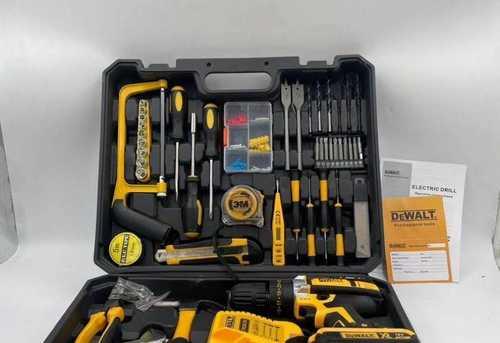 Шуруповерт DeWalt с набором инструментов