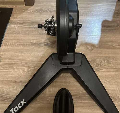 Велосипедный станок Tacx Flux SMART