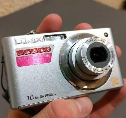 Компактный фотоаппарат Panasonic lumix