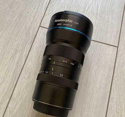 Анаморфотный объектив Sirui 24mm E-Mount