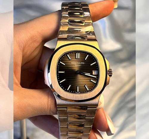 Часы Patek Philippe Nautilus Gold 40 5711/1R-001