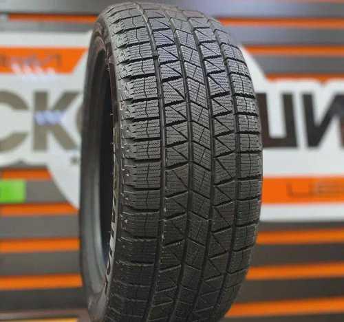 Royal Black Royal Ice 225/50 R17