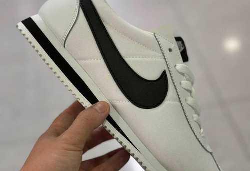 Кроссовки белые Nike Cortez