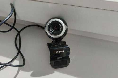 Веб-камера trust lens