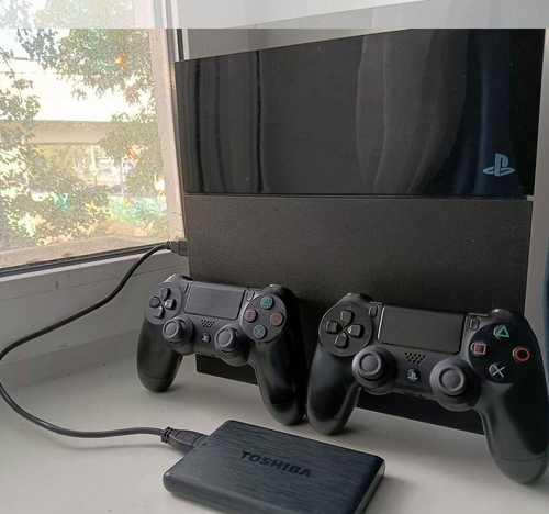 Sony Playstation 4 + много игр