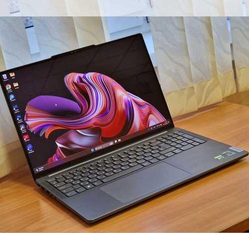 Ультрабук Lenovo Yoga Pro 9 16IRP8 16/512