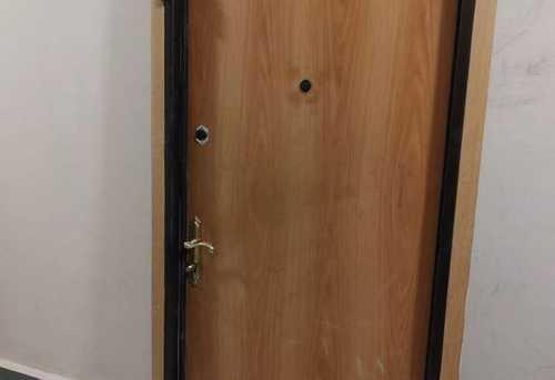 Дверь металлическая в квартиру