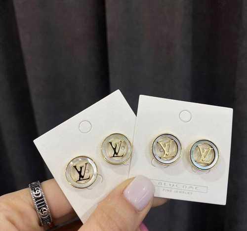 Серьги LV