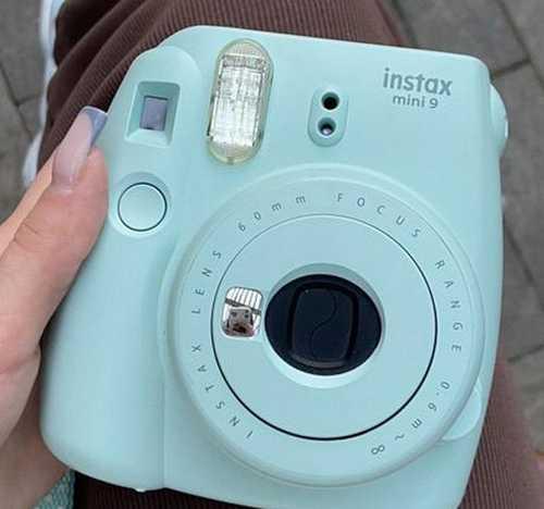 Пленочный фотоаппарат instax mini 9