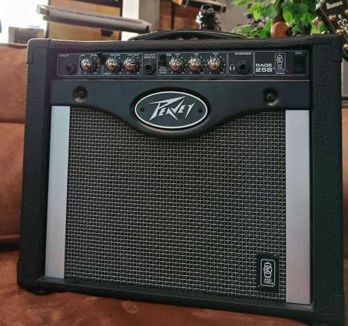 Комбик для электрогитары новый Peavey Rage 258