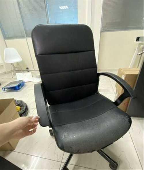 Офисное рабочее кресло б/у ножки металл