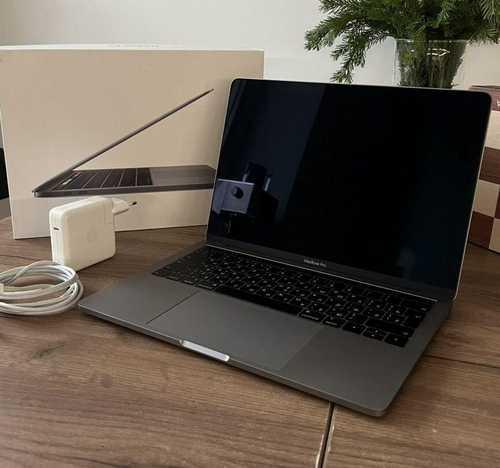 Apple macbook pro 13 2018 i7