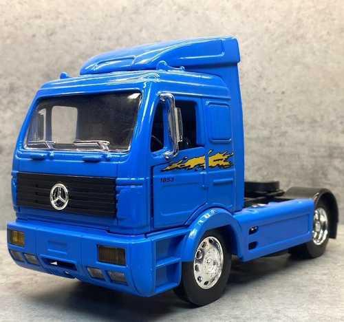 Редкая модель Mercedes-Benz Truck 1853 S 1:32