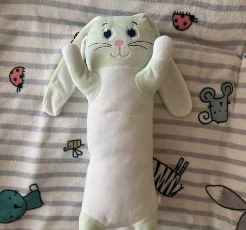 Заяц батон обнимашка