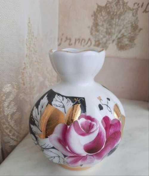 Красивая миниатюрная ваза " розы", лфз 1, СССР