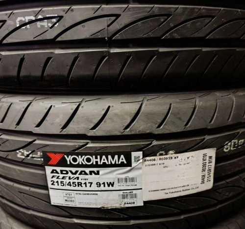 Yokohama Advan Fleva V701 215/45 R17 91W