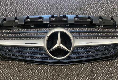 Решетка радиатора Mercedes Benz CLA C117/X117