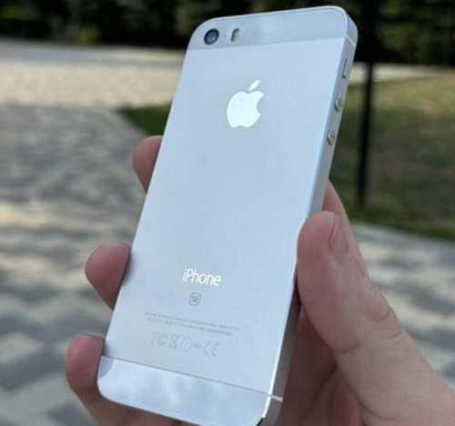 iPhone SE, 32 ГБ