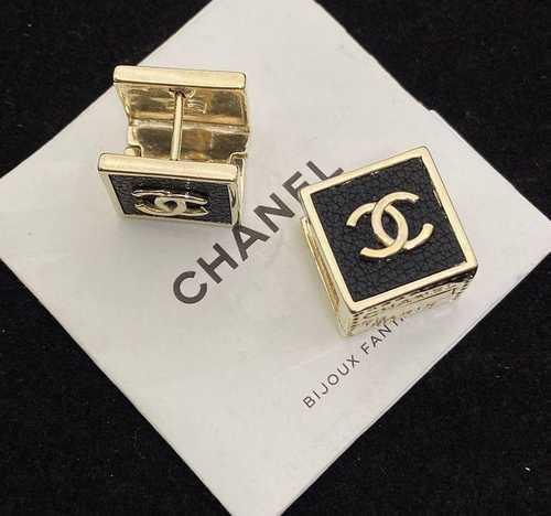 Серьги chanel квадратные