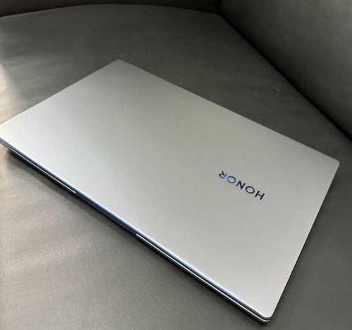 Ноутбук Honor magicbook 15