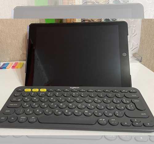 Планшет apple iPad 9 поколение (2021)   клавиатура