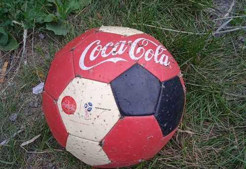 Футбольный мяч coca cola
