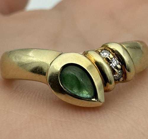 Кольцо золото 585 изумруд/бриллианты 0.03 ct