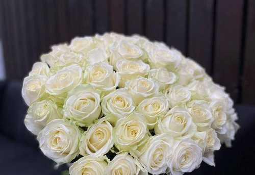 51 белая роза 60 см