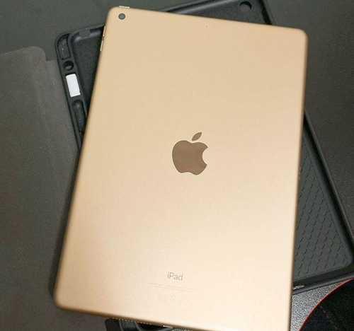 iPad (7го поколения) 32 гб Wi-Fi 10,2 диагональ