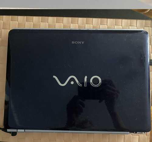 Ноутбук Sony Vaio с сумкой под ноутбук