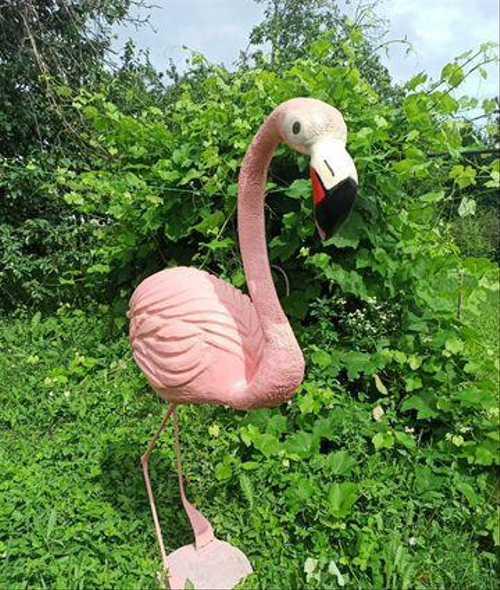 Садовая фигура фламинго