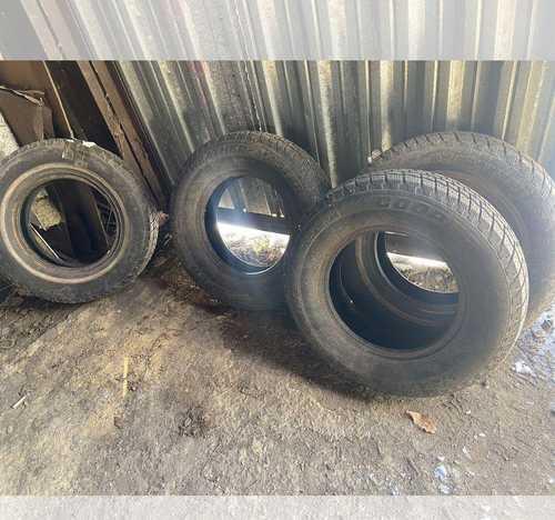 Cooper Weather-Master S/T 2 215/75 R15 100S