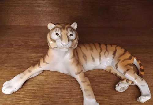Встревоженный тигр, фарфор СССР лзфи гики редкость