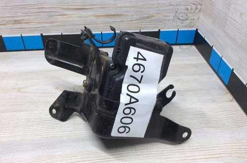 Блок ABS (насос) Mitsubishi Pajero/Montero Sport
