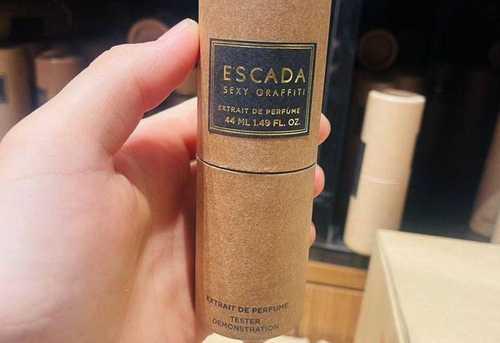 Escada sexy graffiti