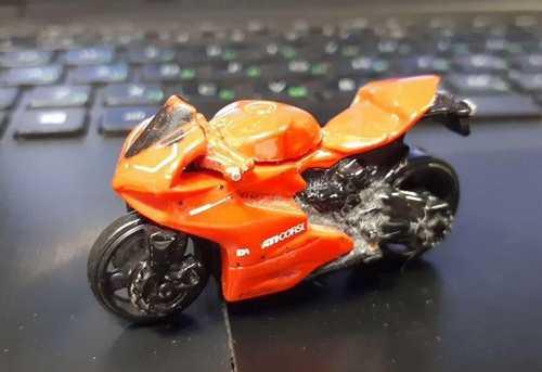 Модель Hot Wheels б/у Ducati. -2017