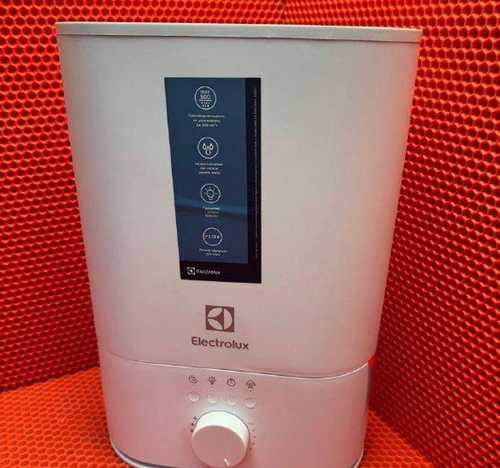 Увлажнитель воздуха Electrolux EHU-5215D