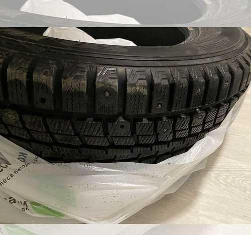 Dunlop SP Winter Ice 01 215/65 R16 102T