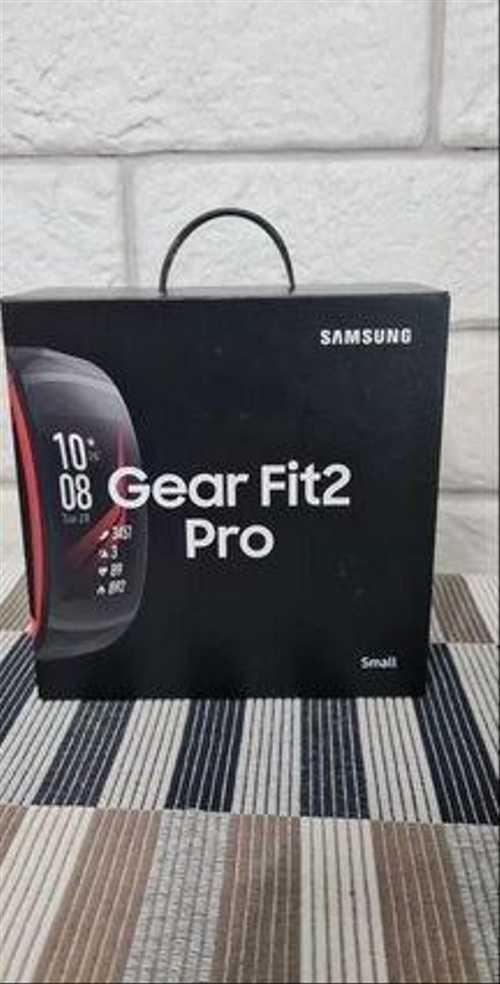 Фитнес браслет Samsung Gear Fit2 Pro
