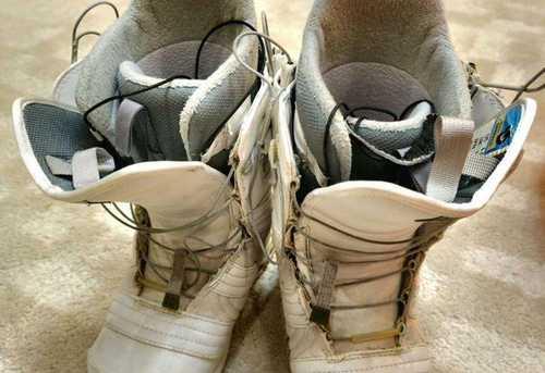 Сноубордические ботинки Burton Emerald женские