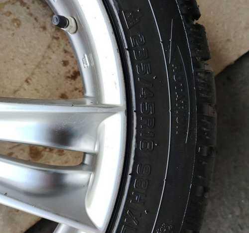 Sunfull SF-W11 235/45 R18 98H